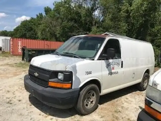 2004 Chevy Express Van | GovDeals