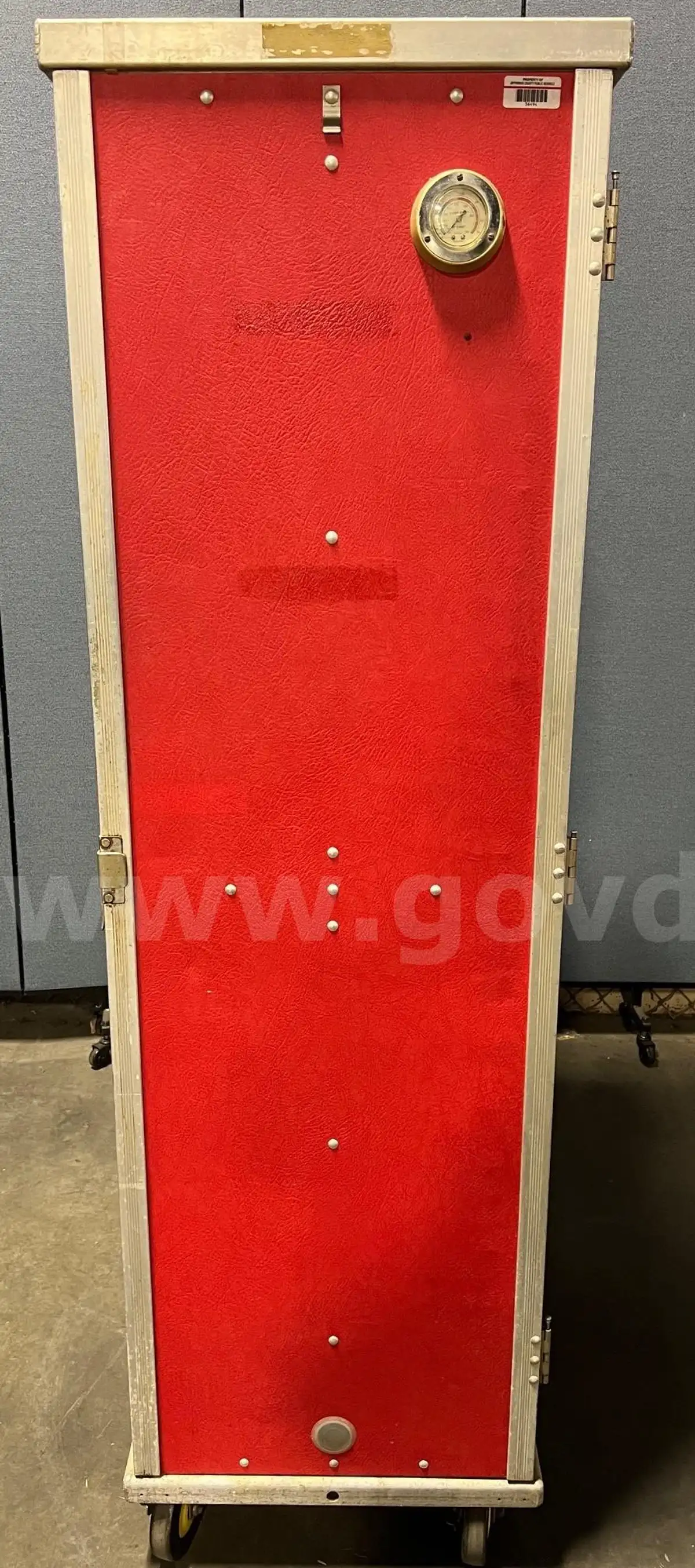 Cres-Cor Crown-X Holding Cabinet Model 130-1836 | AllSurplus