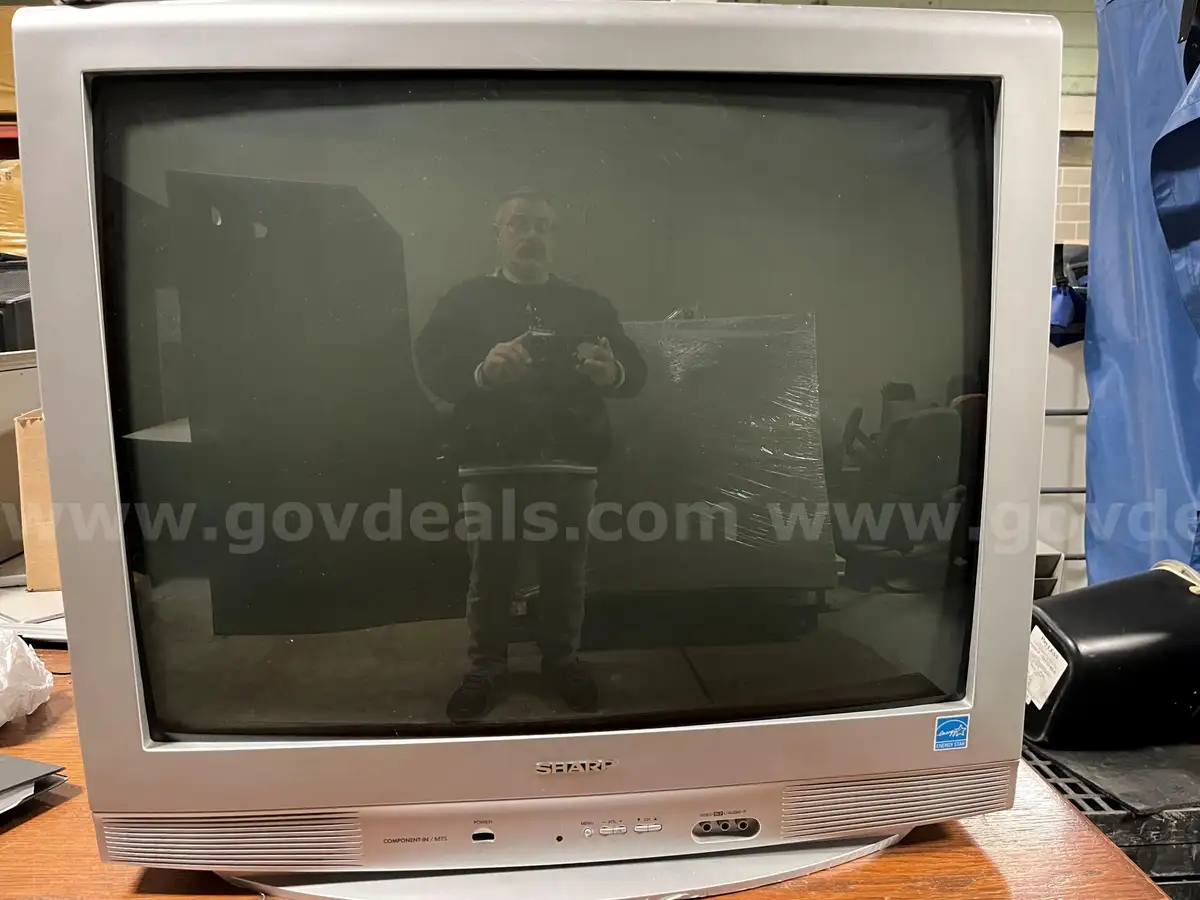 SHARP Tube TV w/ 32" Screen | AllSurplus