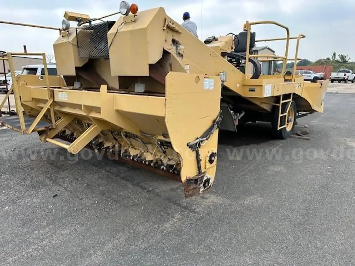 2002 Etnyre Chip Spreader | AllSurplus