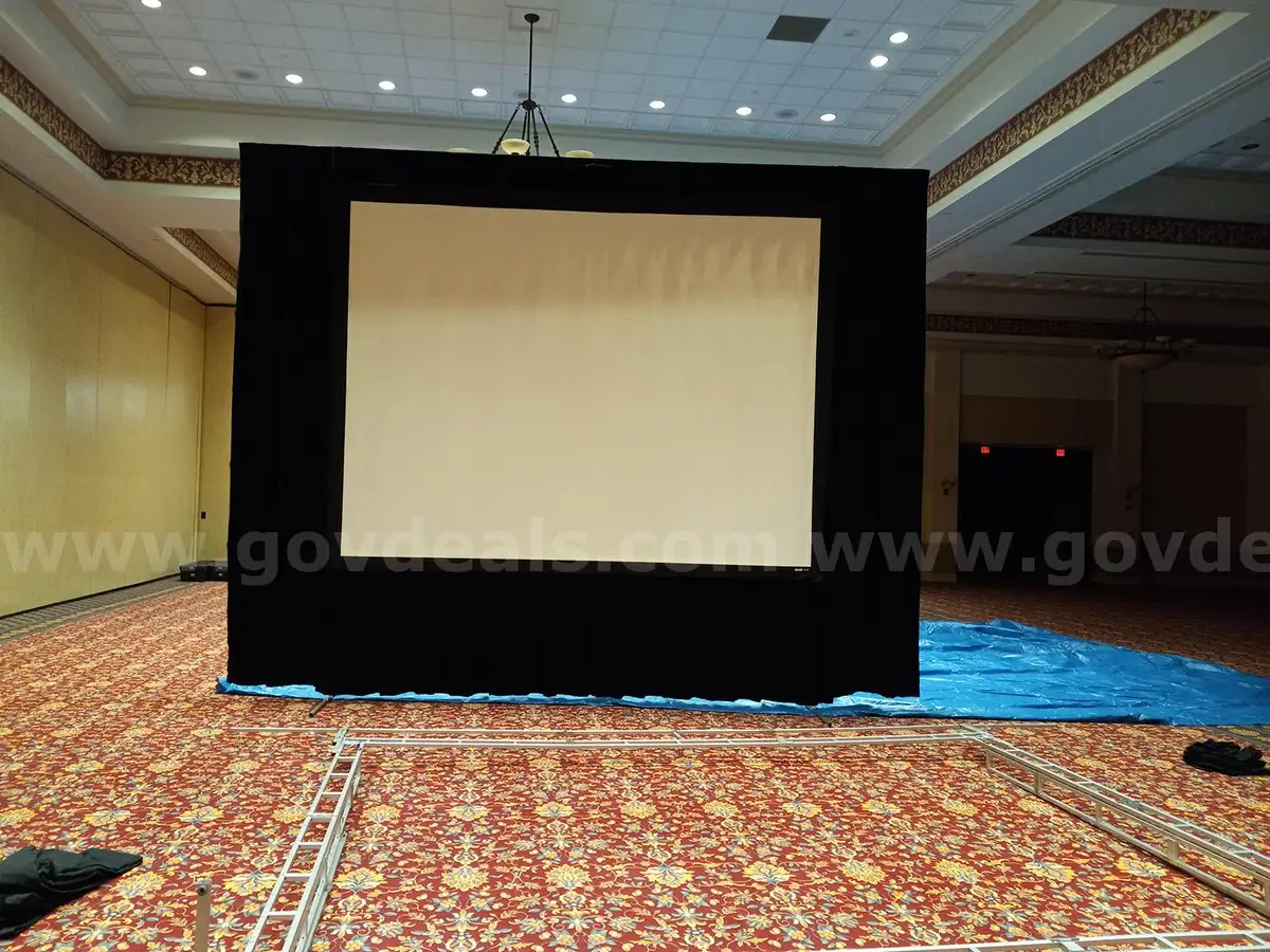 One (1) Dalite Fast Fold Deluxe Portable Projection Screen | AllSurplus
