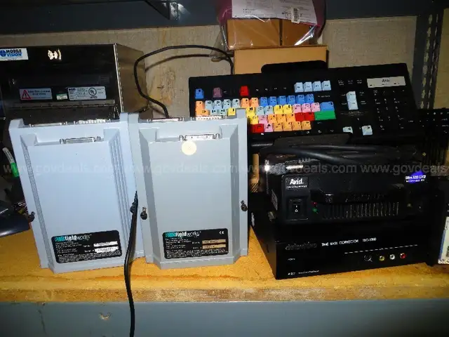 S3 3743 DATAVIDEO TBC-1000 and a DISC Avid MediaDrive rS 73/320 LVD ...