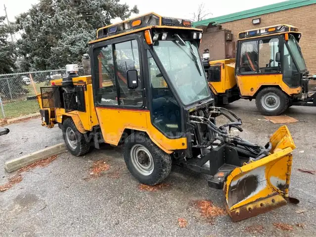 Trackless MT6 Sidewalk Municipal Tractor | GovDeals