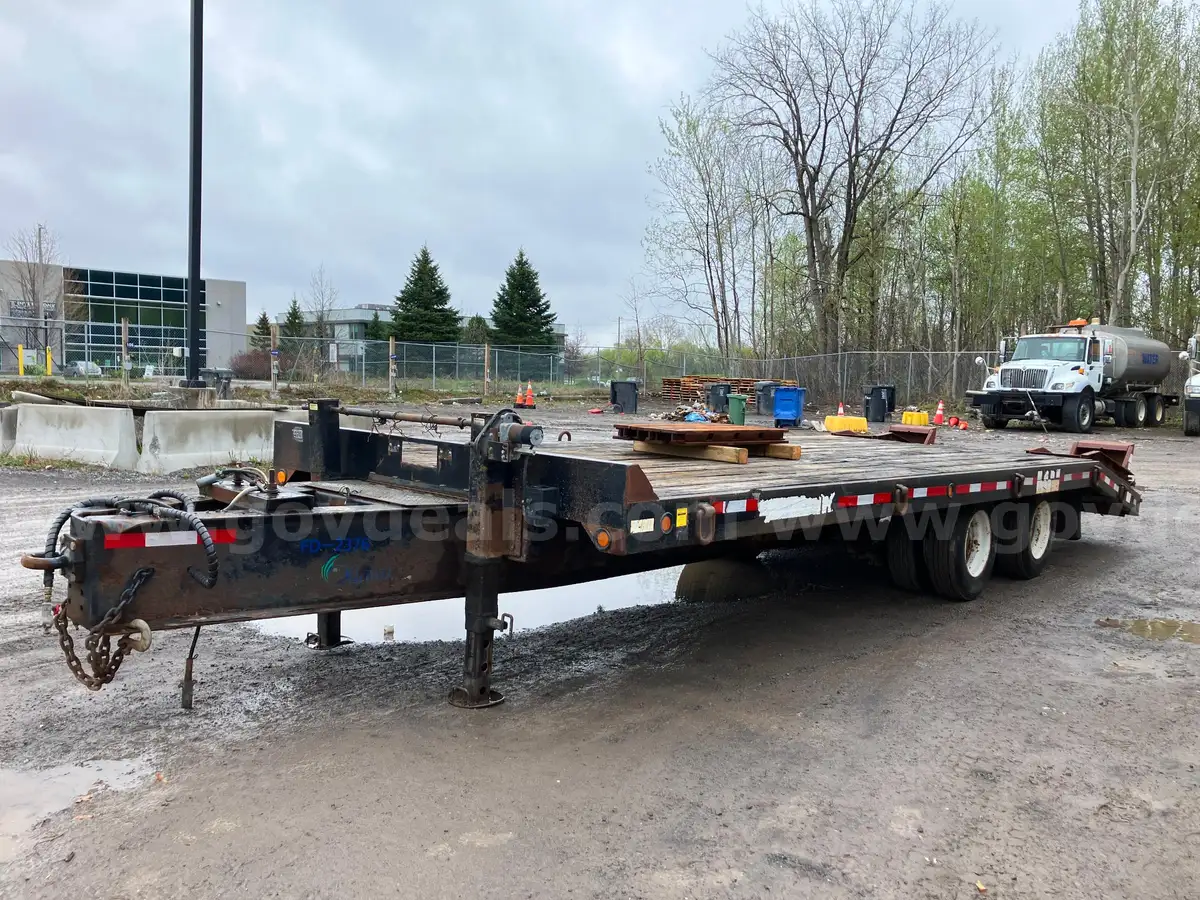 TOWMASTER TRAILER With air brakes | GovDeals