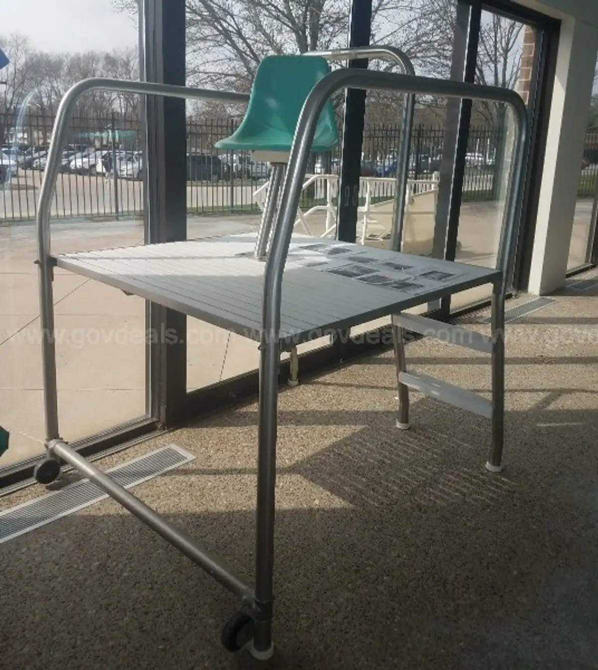 two Paragon portable 3-step look out lifeguard chairs | GovDeals