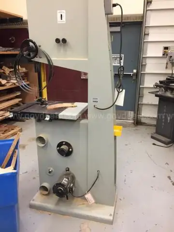 Craftex Band Saw | AllSurplus