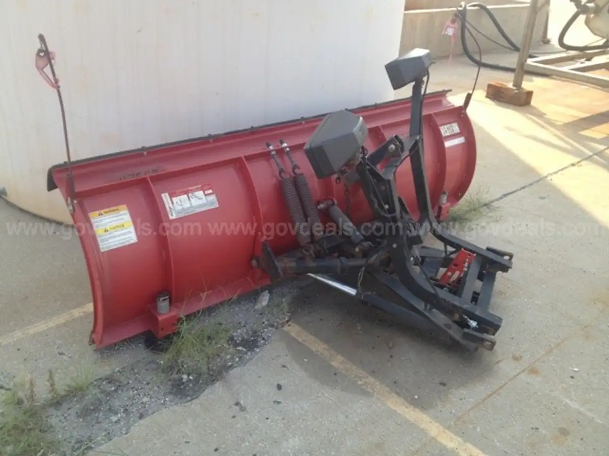 Western model 60381 Pro-Plow 7'6" snow plow (4766P) #1366 | GovDeals