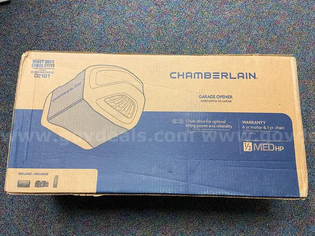 Chamberlain D2101 Garage Door Opener | GovDeals