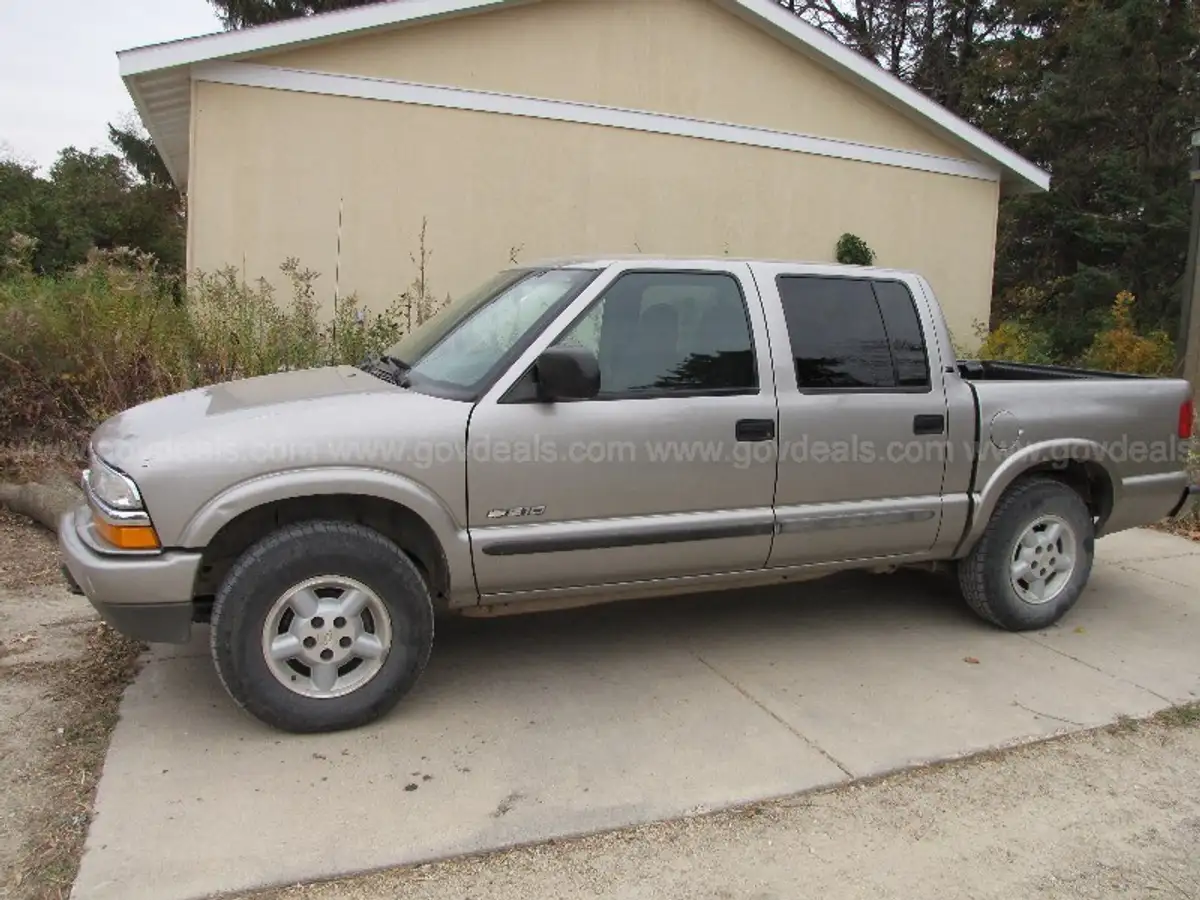 2004 Chevy S10 Crew Cab | GovDeals