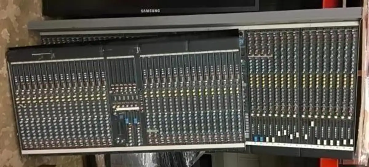 Allen & Heath GL4000 audio console and GL2200 mixer - BUY NOW ...