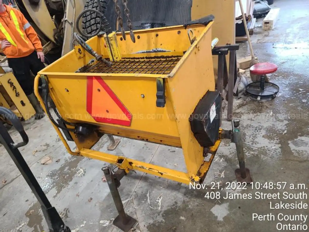 Trackless rear Hydraulic Drive Sander Attachment | AllSurplus