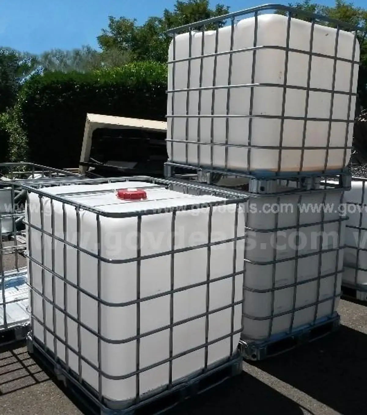 250 Gallon Water Totes Qty of 4 | AllSurplus