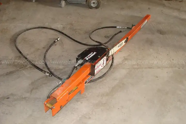 Limbinator Hydraulic Pole Saw | GovDeals