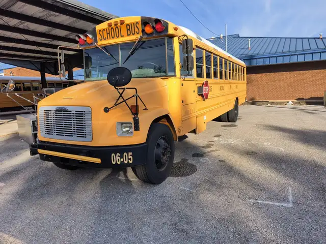 2006 Freightliner FS65 | AllSurplus