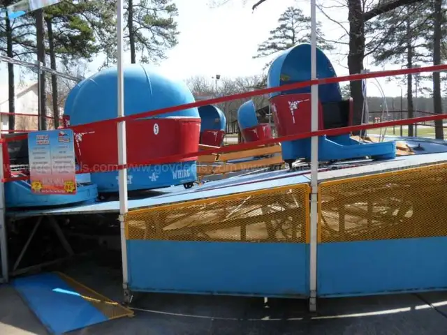 Tilt-A-Whirl Amusement Ride | GovDeals