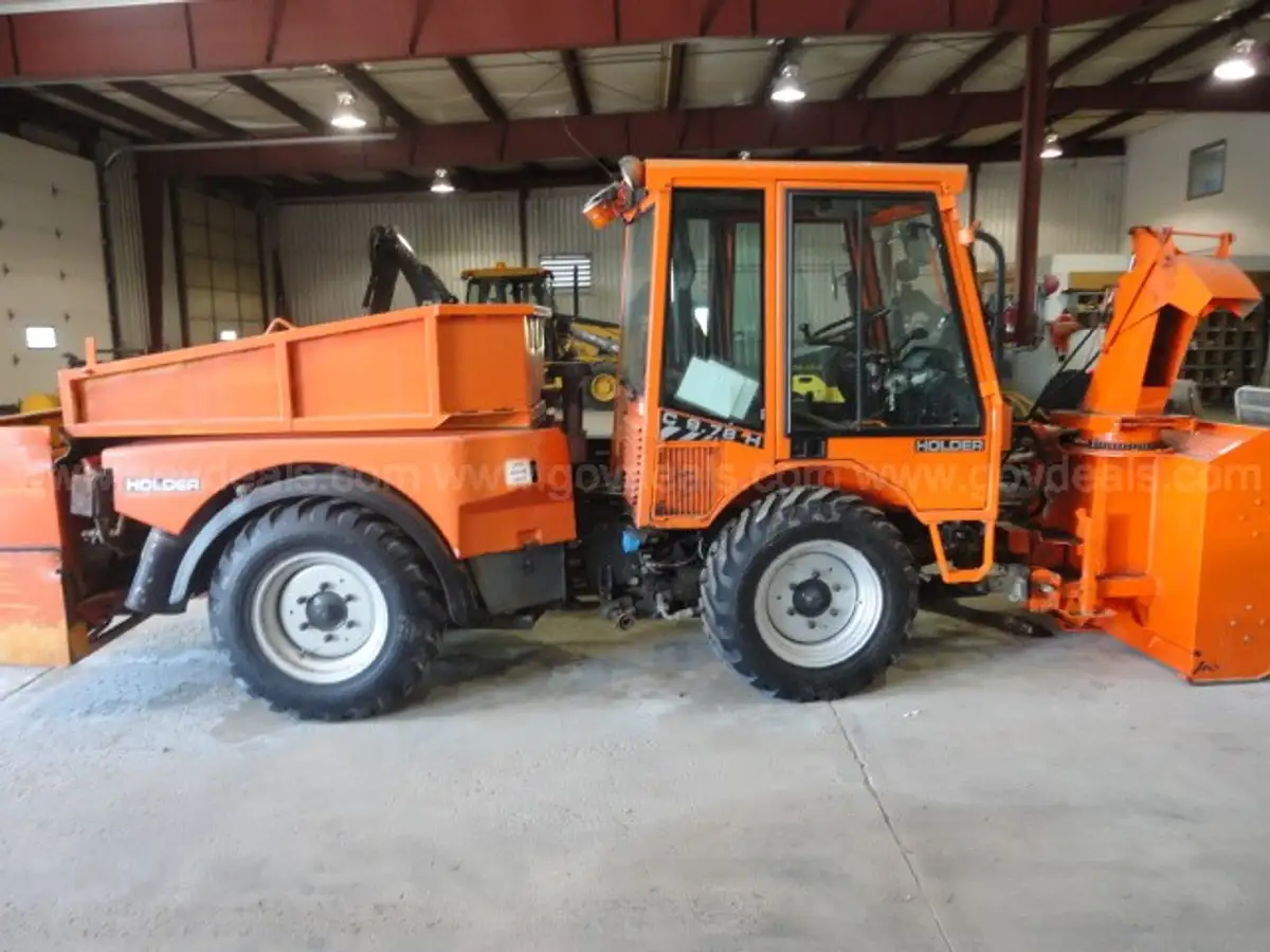 2004 Holder C9.78 Sidewalk Plow | GovDeals