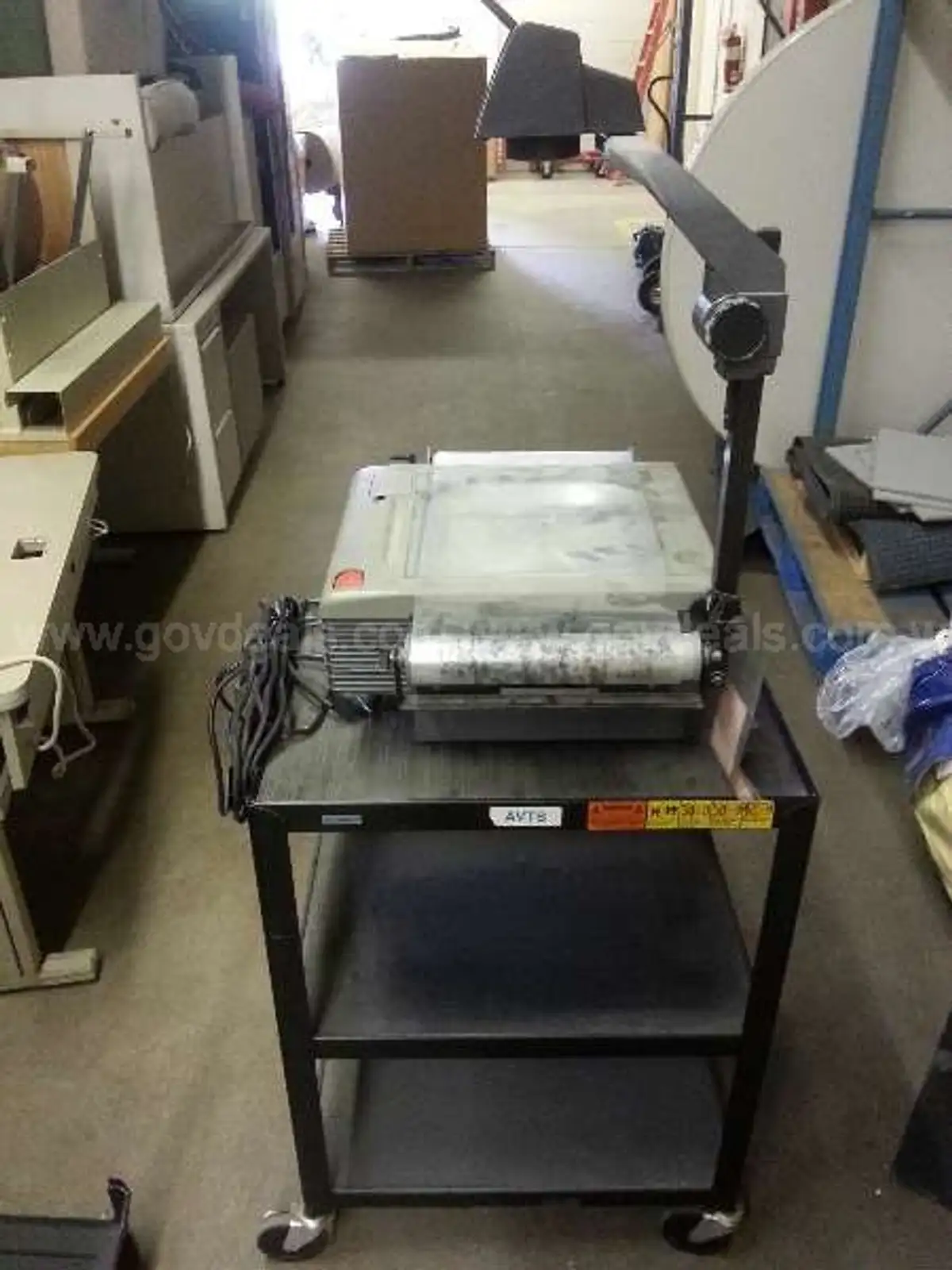 Lot of Overhead Projectors with carts | GovDeals