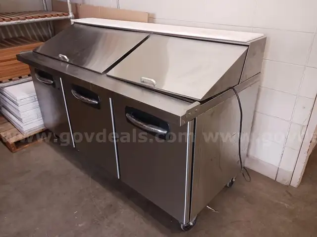 Standex Refrigeration Cabinet | AllSurplus