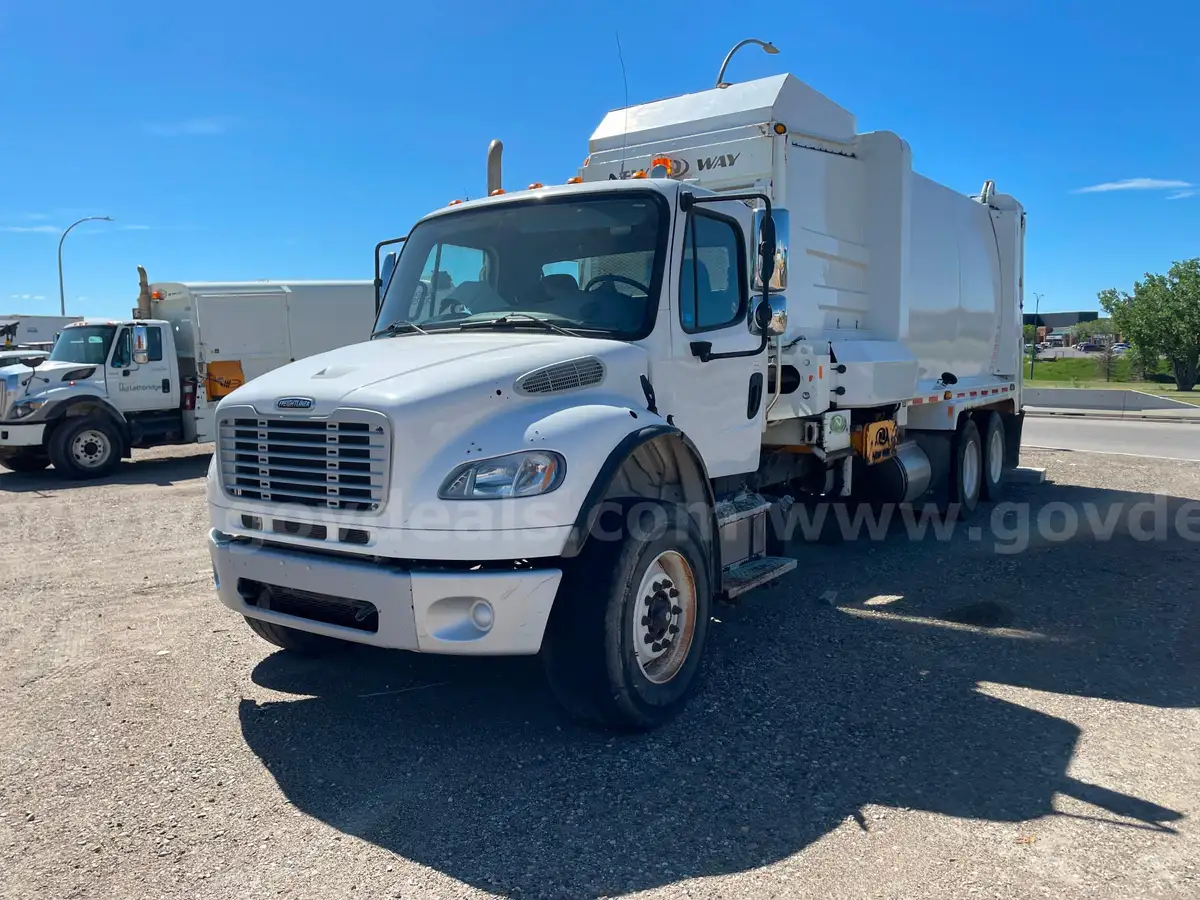 2014 Freightliner M2 106 - Cummins ISL9 Diesel Engine | GovDeals