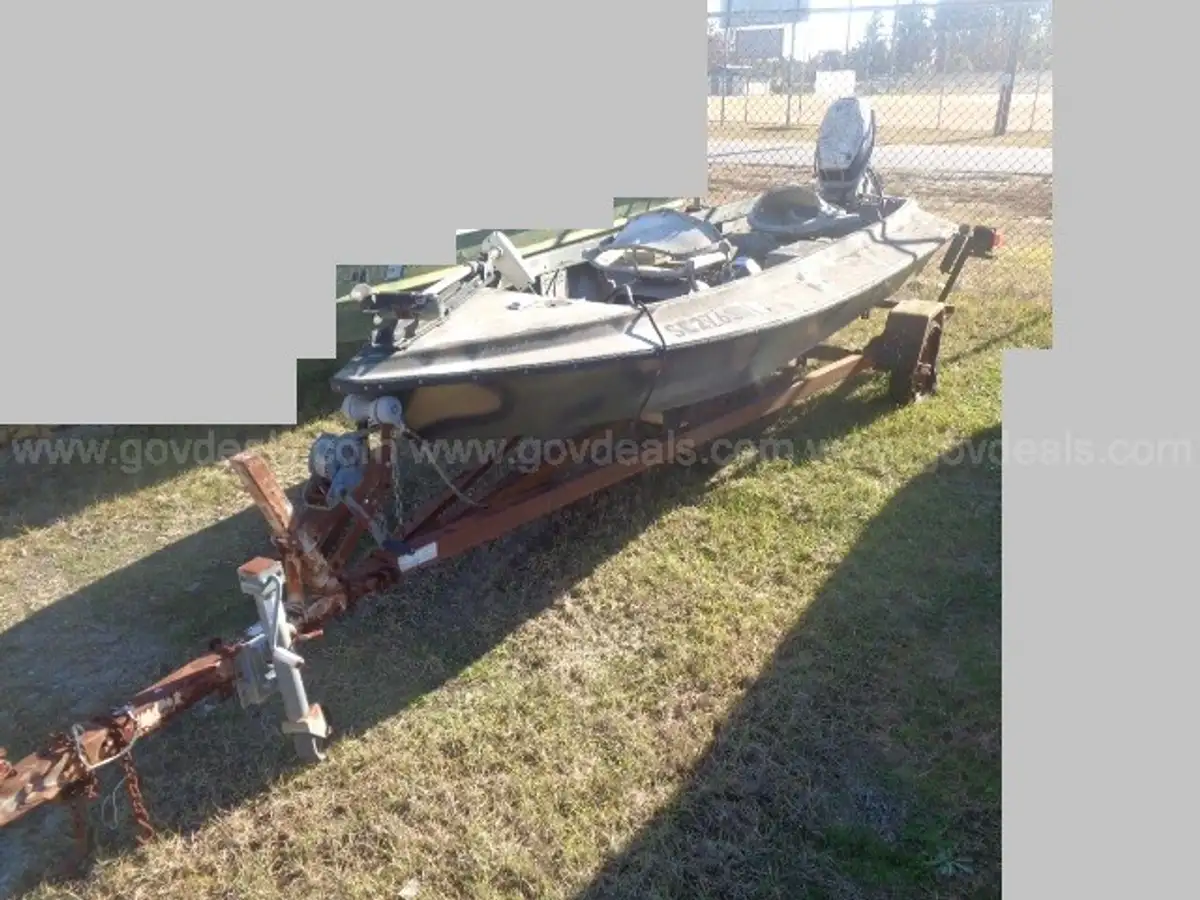 High Tide Bug Buster 14' Boat with 30HP Evinrude Outboard Motor and ...