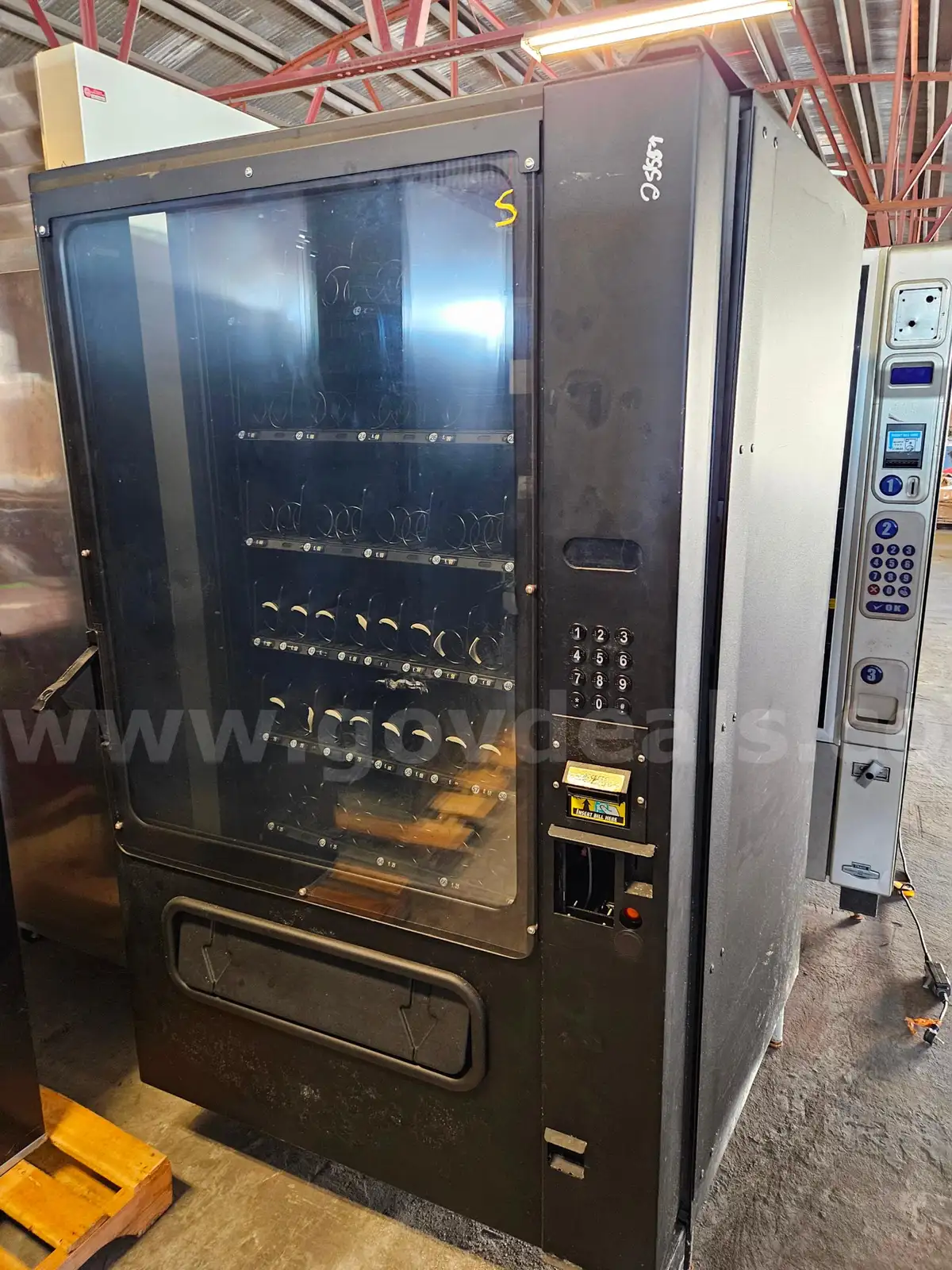 Wittern 3571 Vending Machine 6008 | AllSurplus