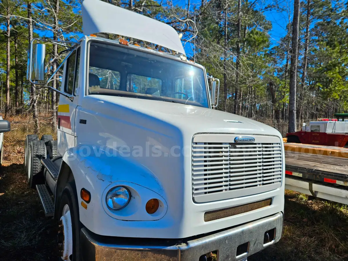 2002 Freightliner FL112 | AllSurplus