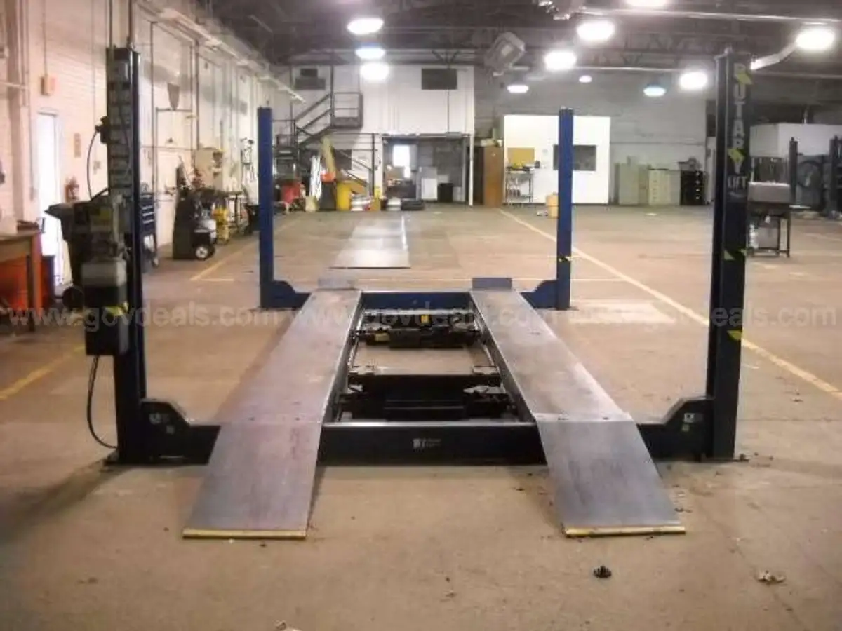 Rotary Model SM123-10 Hydraulic 4-Post Vehicle Lift (12,000lbs Capacity ...