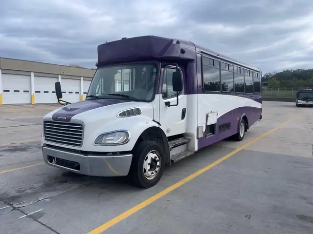 2015 Freightliner M2 106 | GovDeals