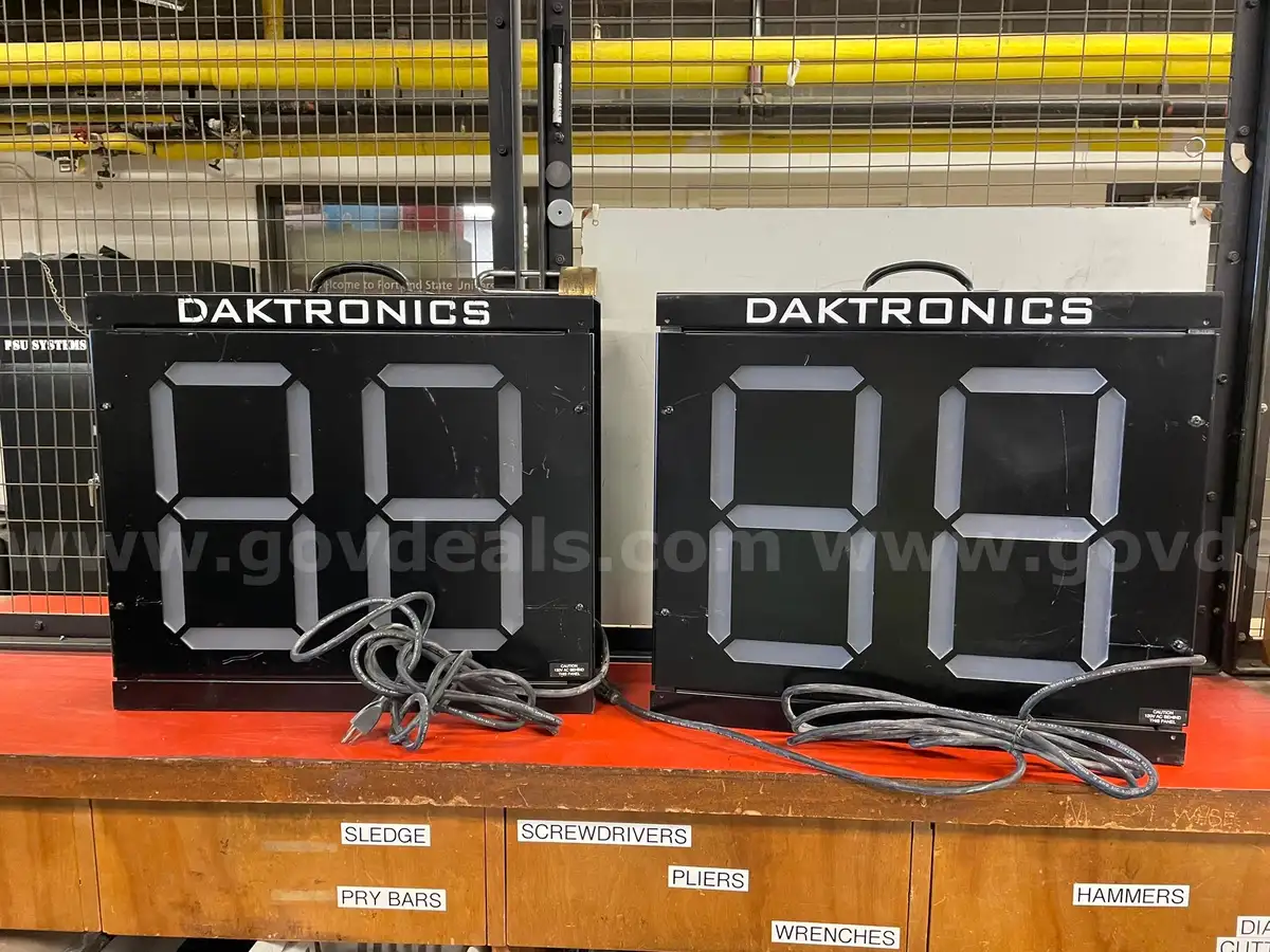(2) Daktronics BB-2114-15 && (2) Daktronics BB-2114-13 Basketball Shot ...