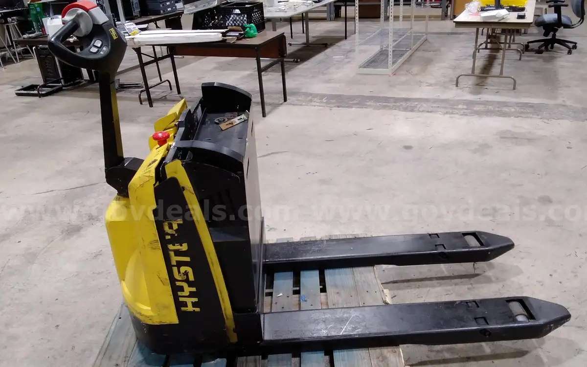 Hyster electric pallet jack. Model: W45Z-HD Electric 24V. for parts or ...