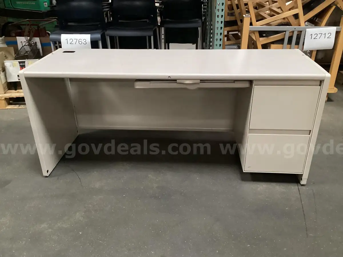 Steelcase Desk. | GovDeals