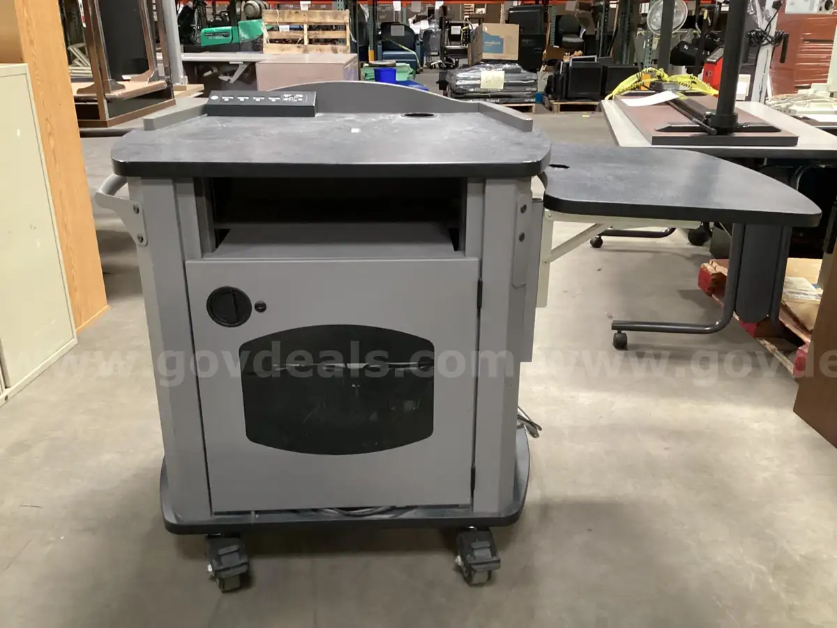 Rolling Podium | AllSurplus