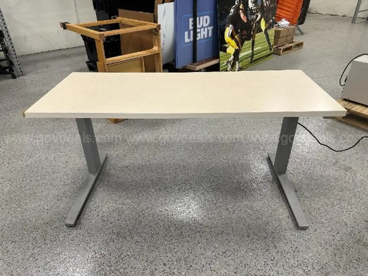 Herman Miller Adjustable Height Table | AllSurplus