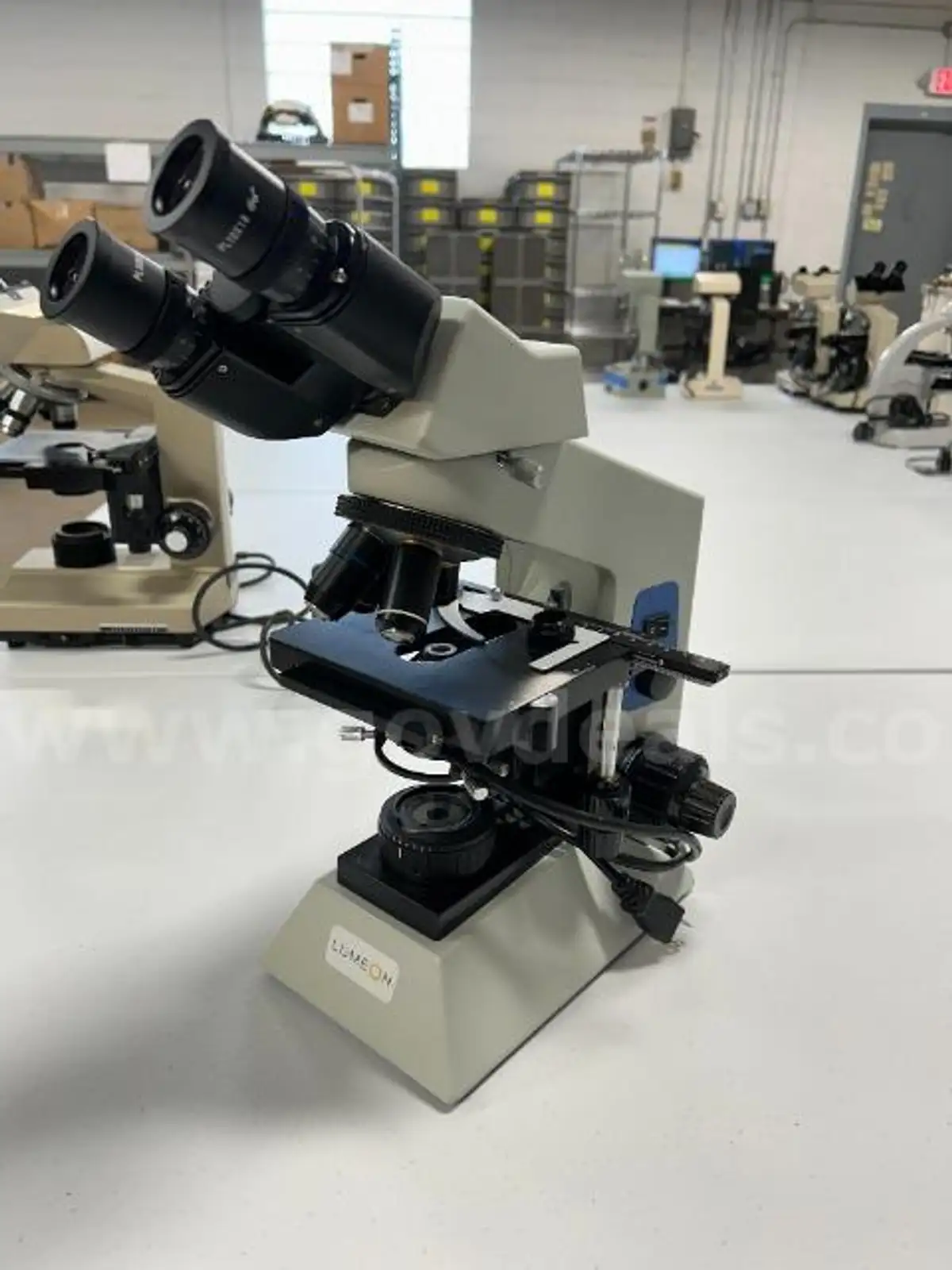 Lumeon Microscope With Objectives. | AllSurplus