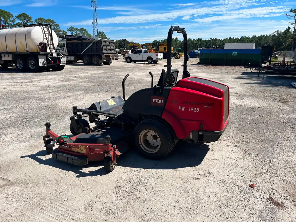Toro Groundsmaster 7210 Mower | AllSurplus