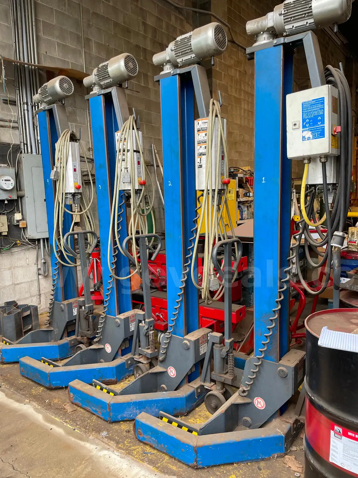 Four (4) Post MAHA Mobile Truck Lift - 240/3 Phase | AllSurplus