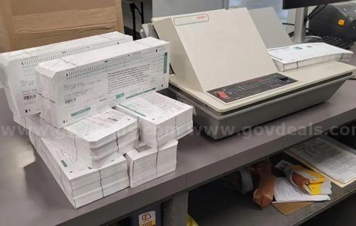 Scantron test scoring machine 888P+ | GovDeals