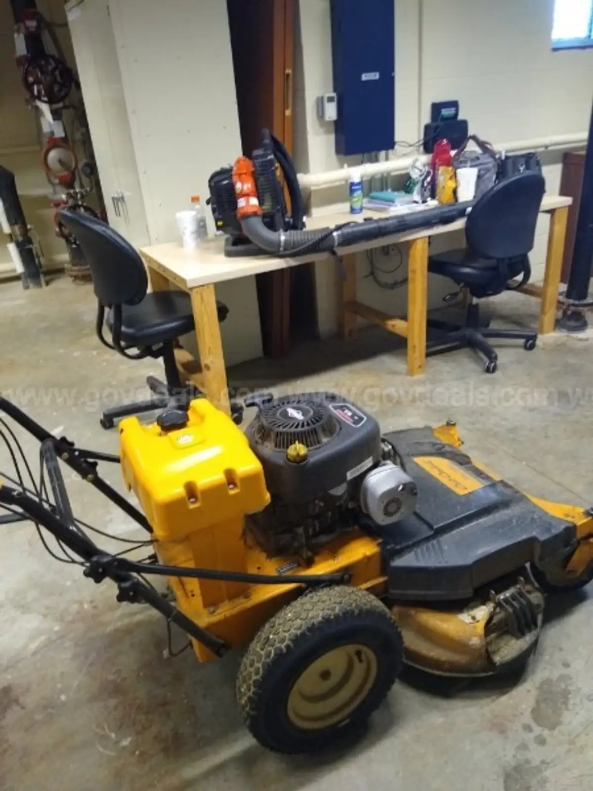 Cub Cadet CC760 33 INCH Walk Behind Mower | GovDeals