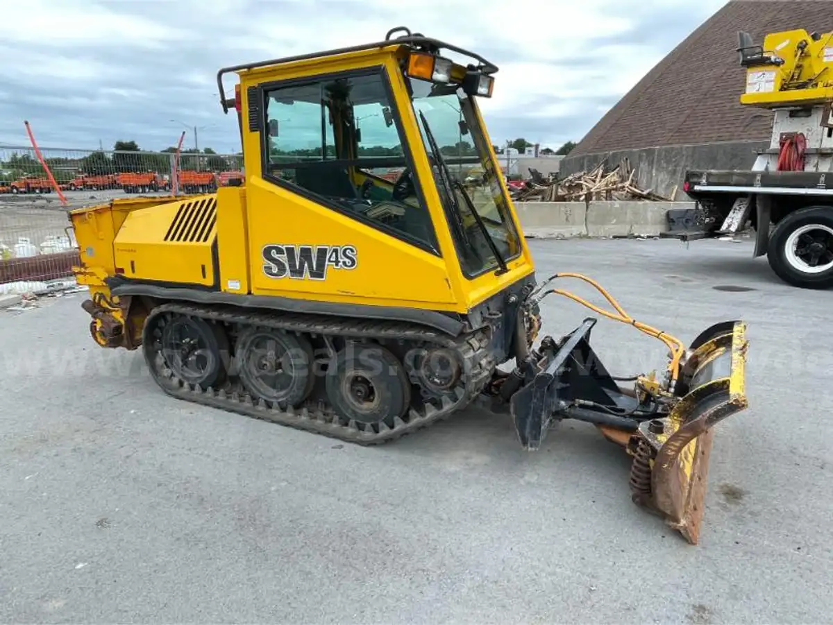 Prinoth Sidewalk Snow Plow machine | AllSurplus