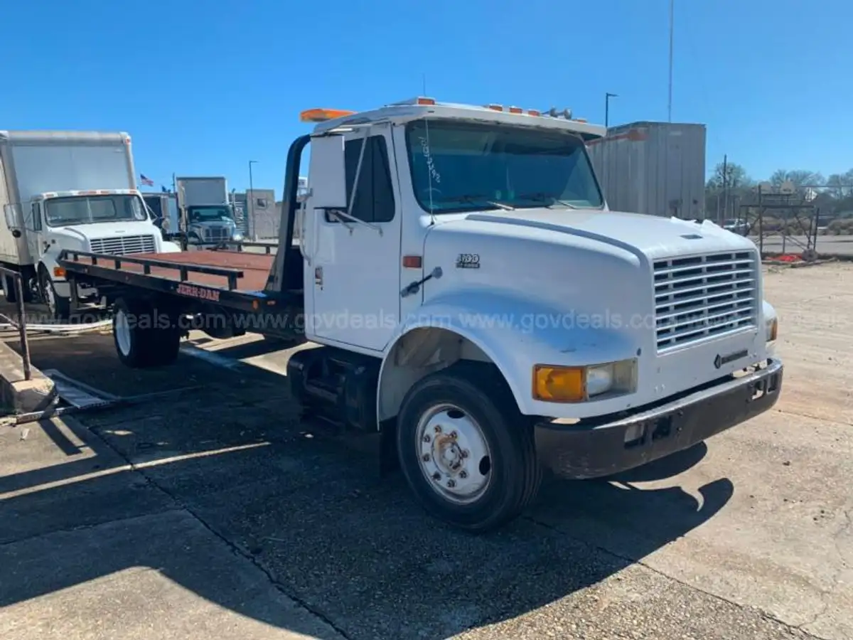 2000 International 4700 Roll-Back Wrecker | GovDeals