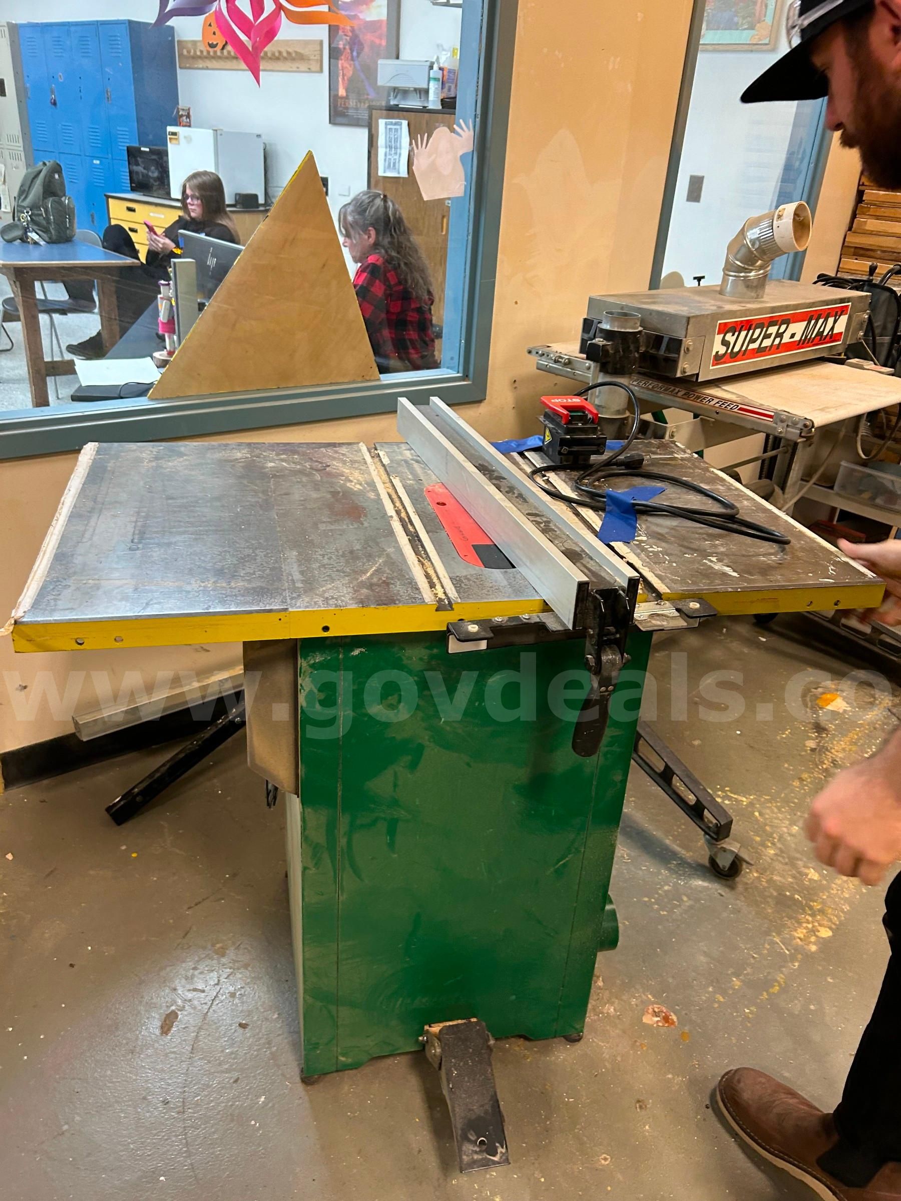 Table Saw Woodtek 10 Cont. Cabinet Saw 159655 GovDeals