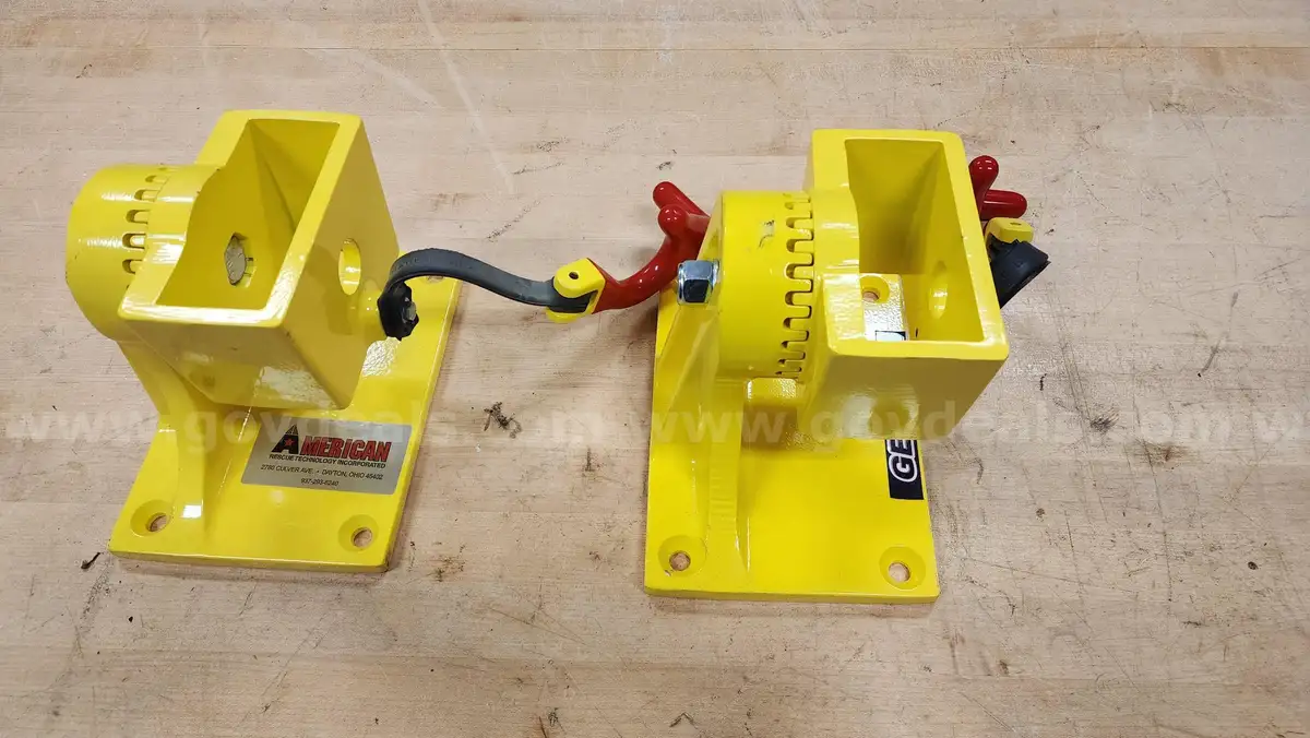 Genesis Extrication Tool Mounting Brackets QTY 2 | AllSurplus