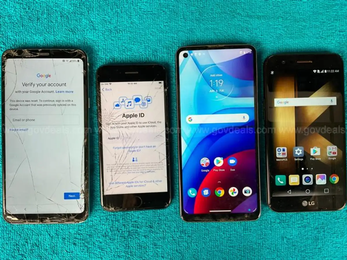 4 - Cell Phones: 2 - LG, Apple and Motorola | AllSurplus