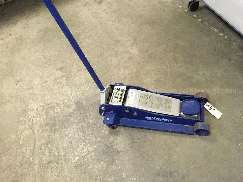 ACDelco 34700 3 1 2 Ton Capacity Garage Jack GovDeals