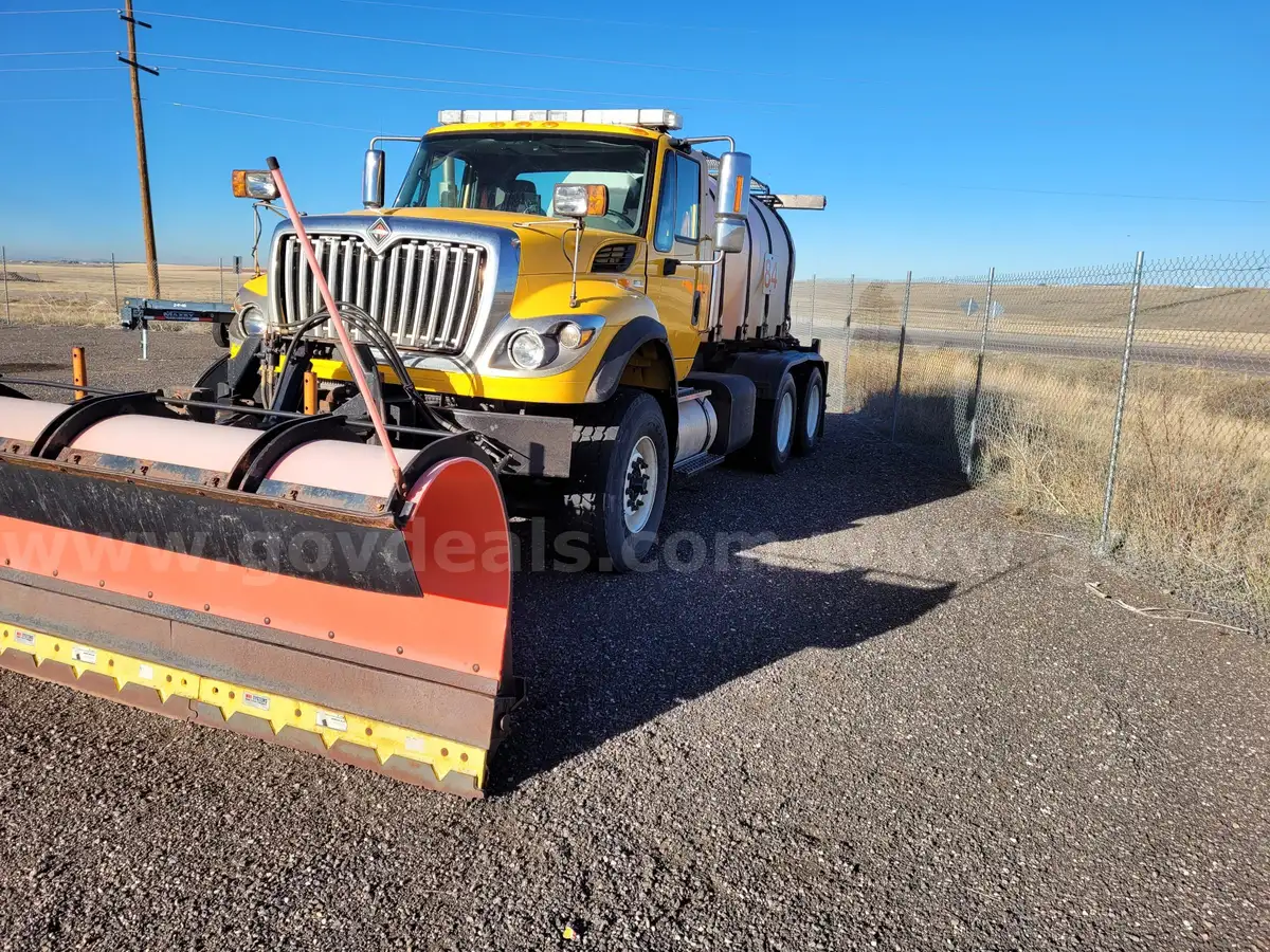 2013 International 7500 SFA 6x4 Truck w/ Monroe Chem Tank & Plow ...