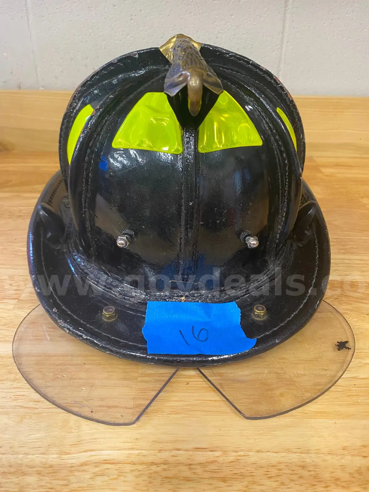 Cairns New Yorker N5A Helmet | GovDeals