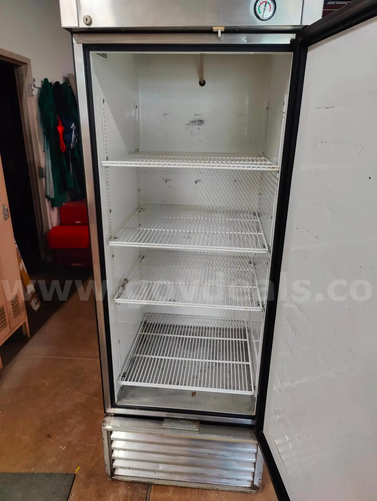 True T-23 Reach-in Refrigerator | AllSurplus