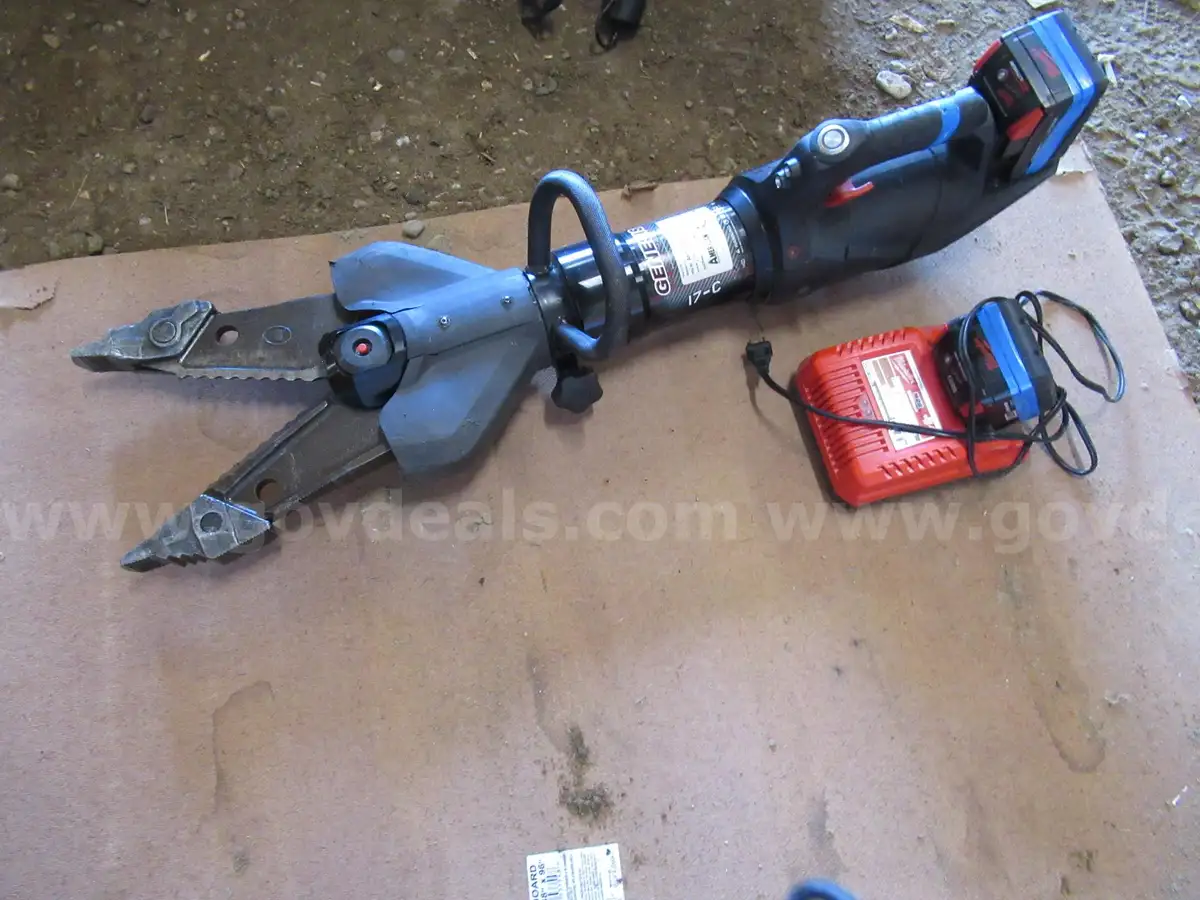 2017 Genesis Extrication Combination Tool | AllSurplus