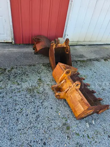 case backhoe buckets | GovDeals
