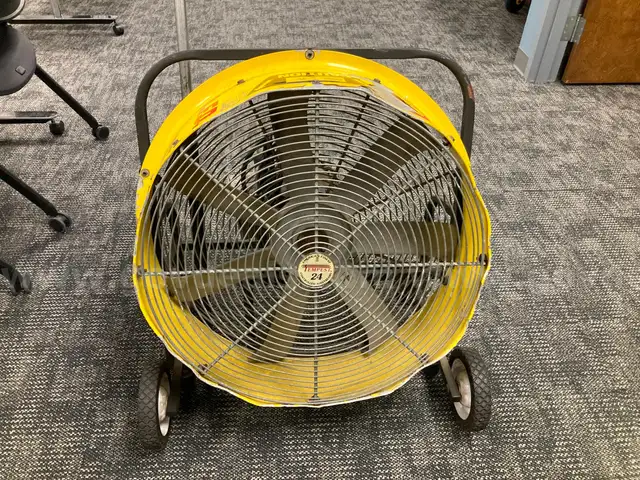 Tempest 24 Vent Fan | AllSurplus